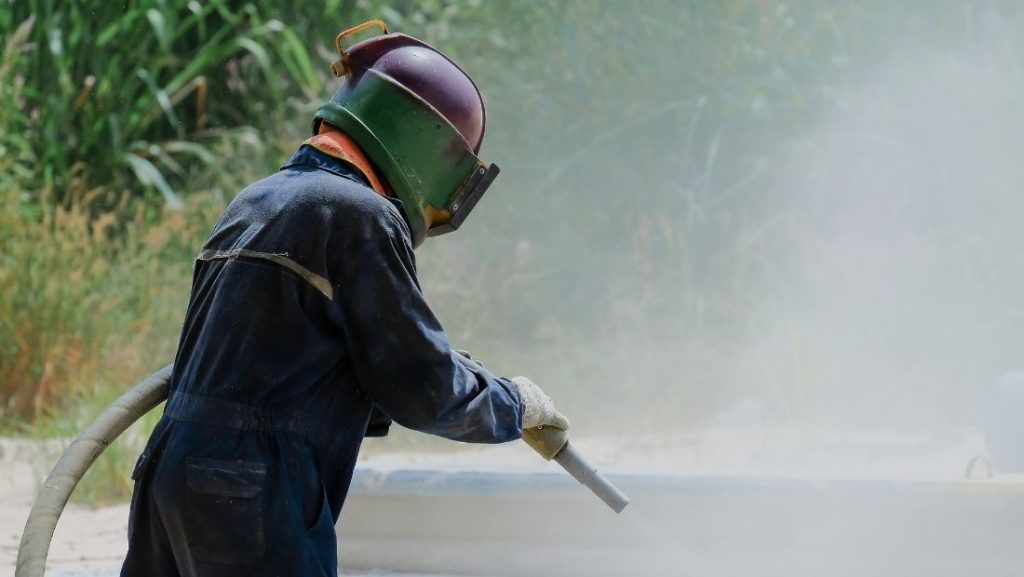Best Sandblaster for Wood: Choosing the Right Equipment